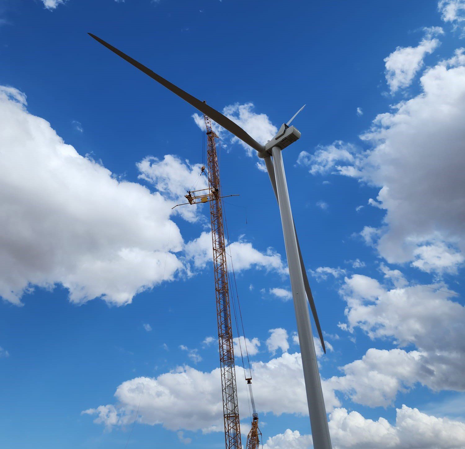 Sarens Involved In Maintenance Works At Whitla Wind Facility In Alberta ...